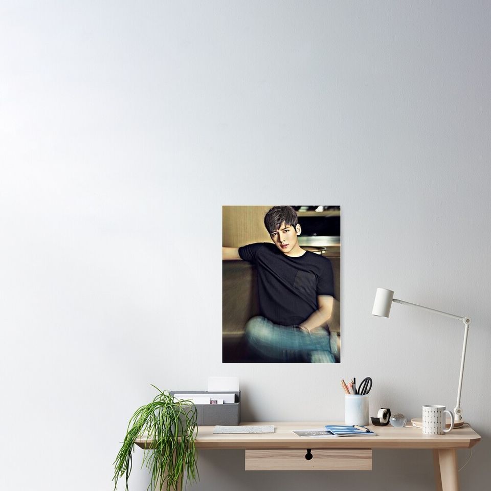 지창욱 포스터 판매 중 Amaranth-Gregar Typho-Haryanvi | SKU 28298 | Printerval